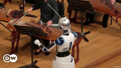 Sendung verpasst? Digitaler Dirigent: ein Roboter als Orchesterleiter vom 11.09.2023 (Deutsche ...